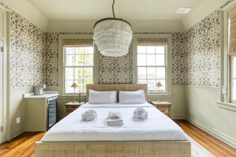 Veranda King Room | The Ashley Bed and Breakfast